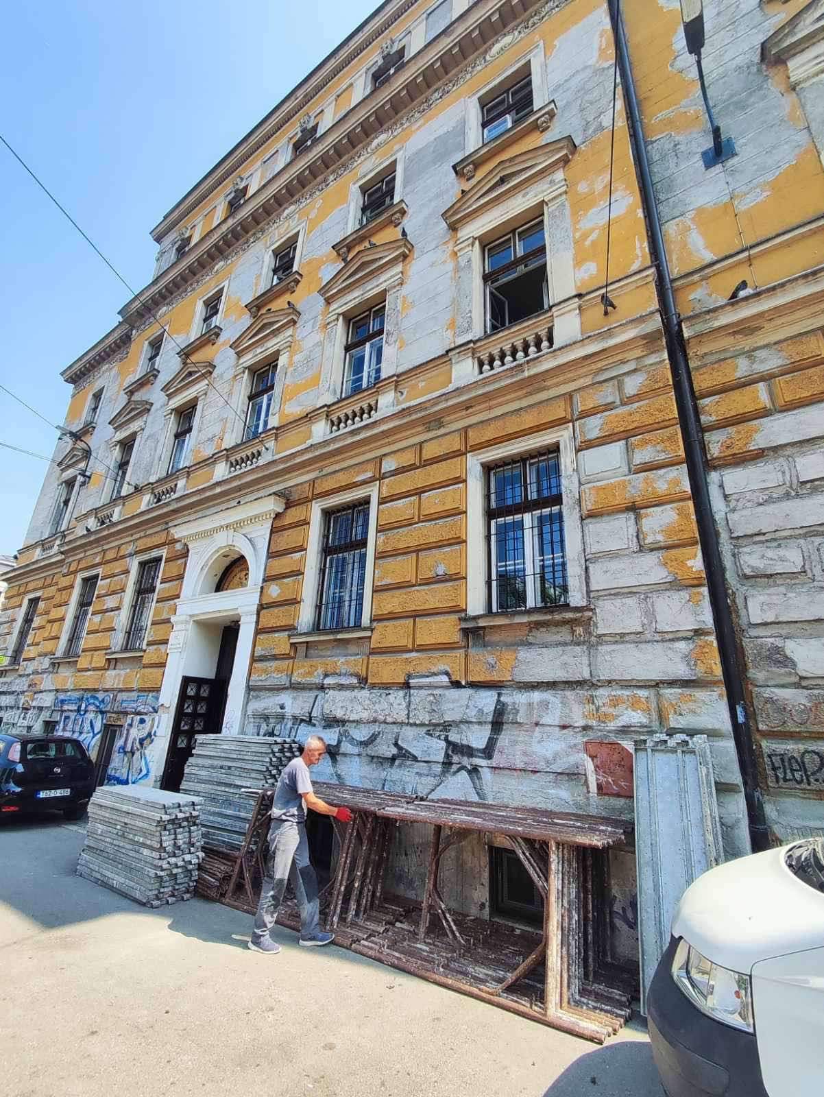 Počeli radovi na obnovi fasade i vanjske stolarije Srednje škole na ...